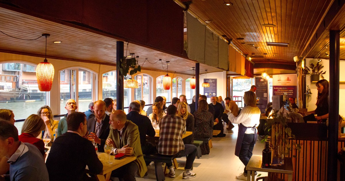 Successful gin tasting evening aboard 6 O'clock Gin's boat | Bristol ...